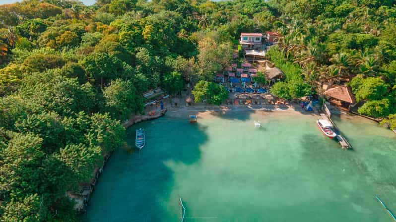 Cartagena: tour IslaBela islas del Rosario, almuerzo y cama | GetYourGuide