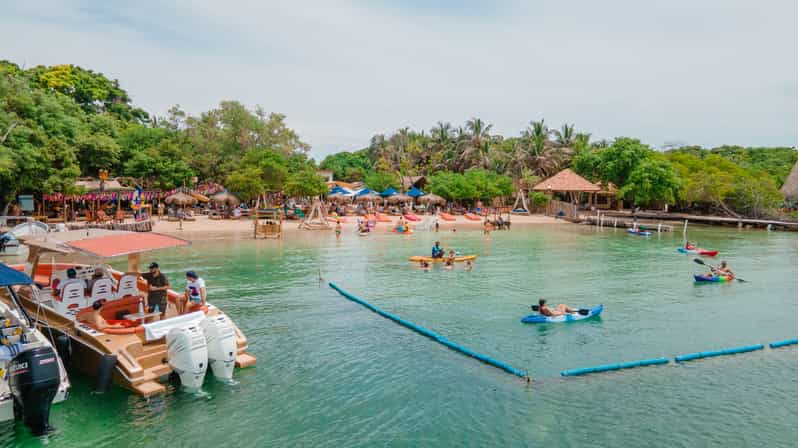 Cartagena: tour IslaBela islas del Rosario, almuerzo y cama | GetYourGuide
