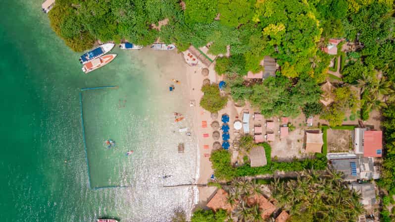 Cartagena: tour IslaBela islas del Rosario, almuerzo y cama | GetYourGuide