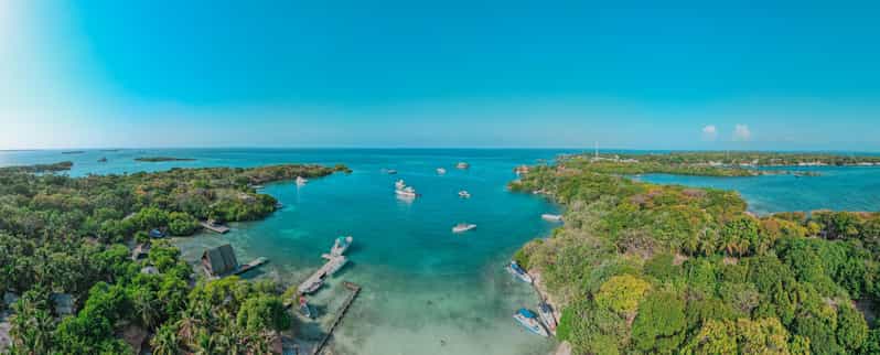 Cartagena: tour IslaBela islas del Rosario, almuerzo y cama | GetYourGuide
