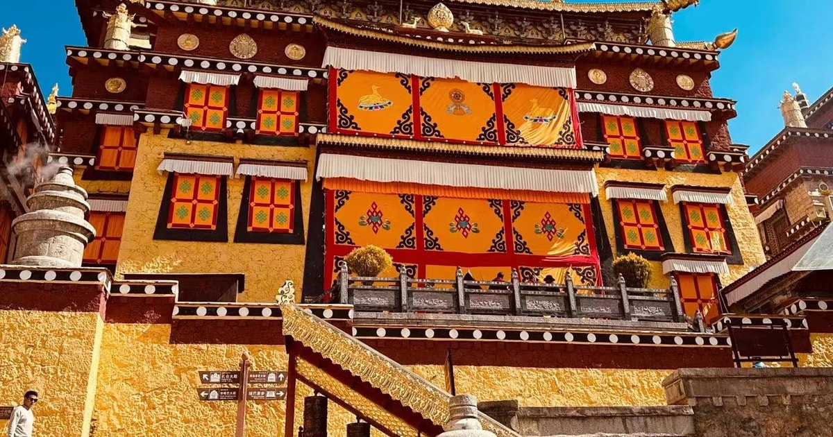 Shangri-La Area Private Day Tour | GetYourGuide