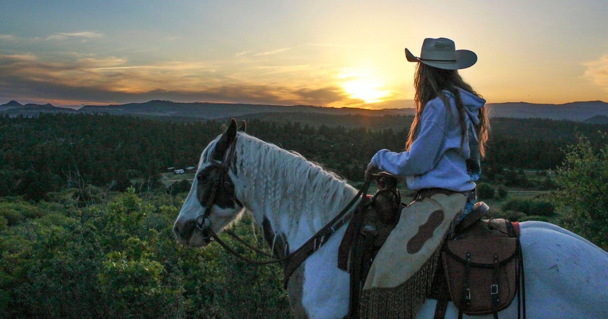 Orderville: Checkerboard Mesa Guided Sunset Horseback Ride | GetYourGuide