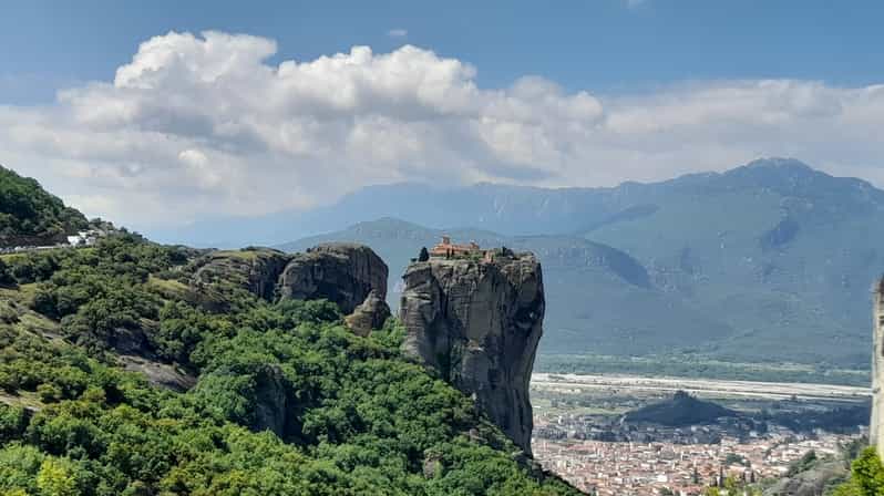 Desde Atenas: tour privado de un día a Meteora con guía opcional ...