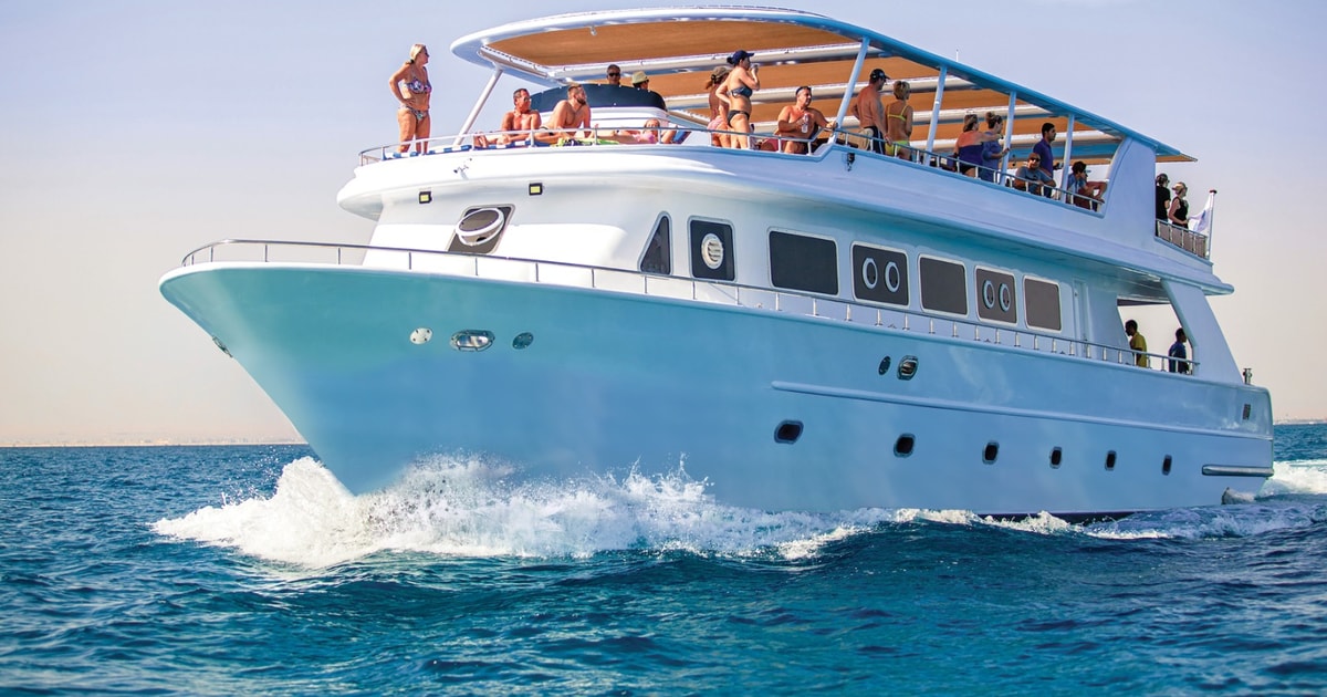 Hurghada: luxe Orange Bay-cruise met lunch en ophalen | GetYourGuide