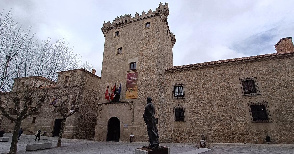Ávila: Tour privado por Murallas y Casco Histórico | GetYourGuide