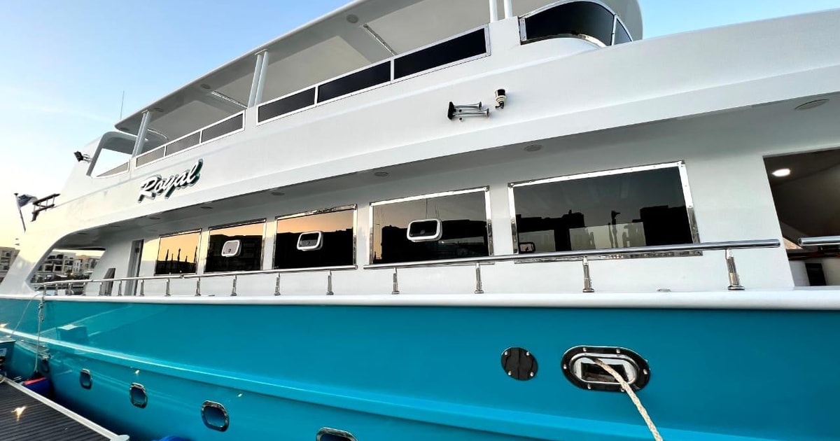 Hurghada: Koninklijke luxe VIP cruise naar Orange Bay met lunch ...