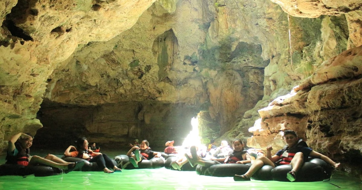 Yogyakarta: Jomblang och Pindul-grottan med Oyo River Tour | GetYourGuide