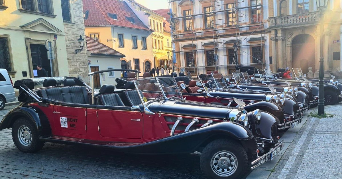 Praha: Soukromá prohlídka historickým vozem - 120 minut | GetYourGuide