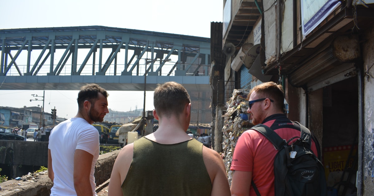 Inside Dharavi: onthulling van Mumbai's Slum Culture Tour | GetYourGuide