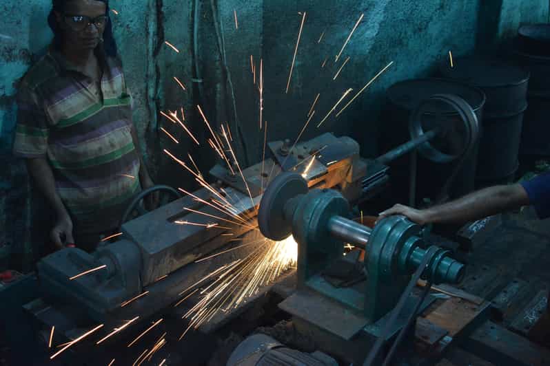 Inside Dharavi: Unveiling Mumbai's Slum Culture Tour | GetYourGuide