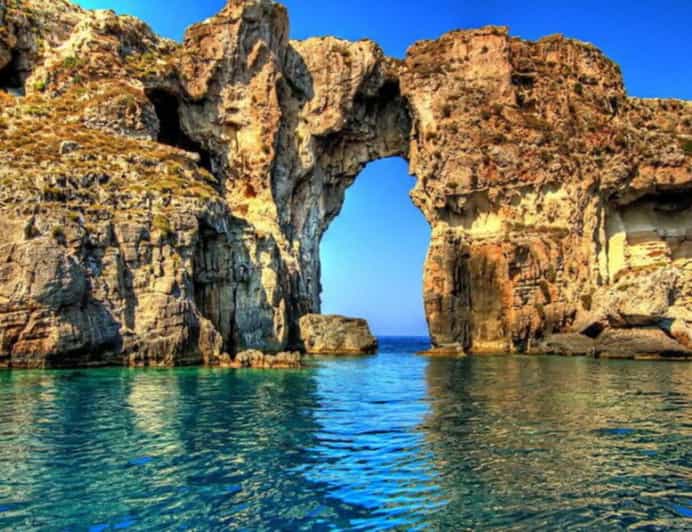 Messinia, Kalamata : Borkastély útvonal | GetYourGuide