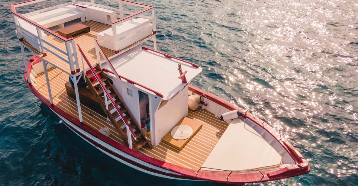 Syrakusa: Solnedgångskryssning inklusive aperitif och badstopp ...