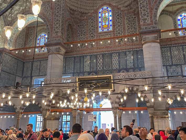 Istanbul’s Legendary Mosques: Blue Mosque and Hagia Sophia | GetYourGuide