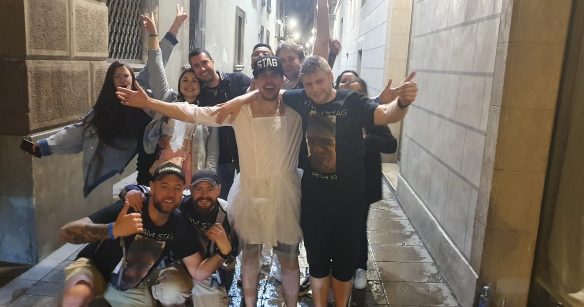 Berlin: Pub Crawl with Skip-the-Line Club Entry | GetYourGuide