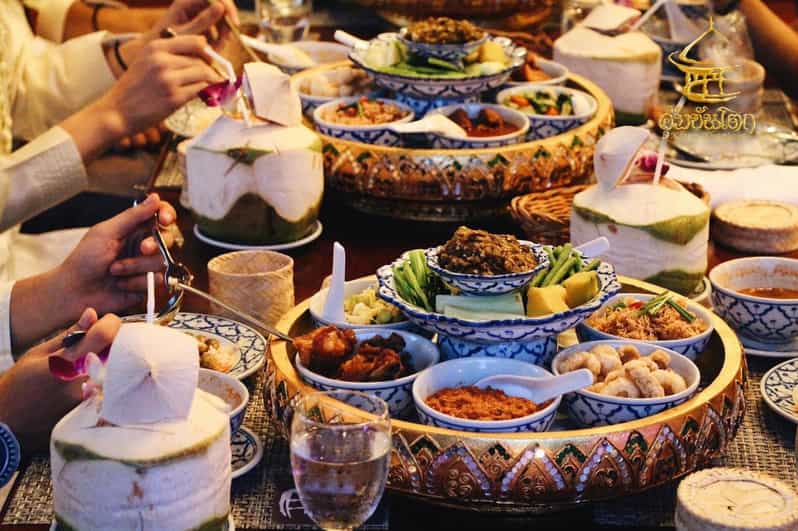 Khum Khantoke Chiang Mai: Cocina y Espectáculo del Norte de Tailandia ...