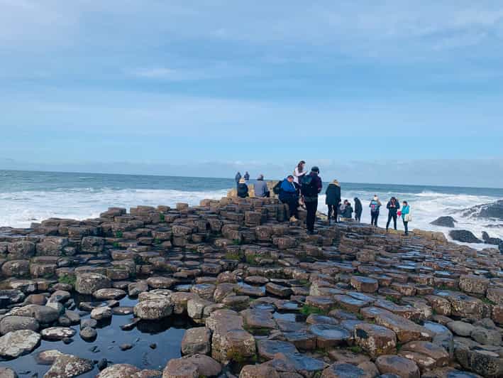 Dagtour vanuit Belfast, Giant's Causeway en Antrim Coast | GetYourGuide