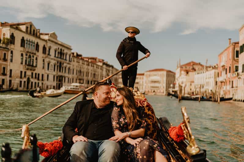 Venedig: Private Gondelfahrt mit professionellem Fotografen | GetYourGuide