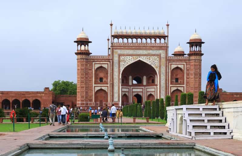 Splendor of Agra on a Day Tour by Gatimaan Train | GetYourGuide
