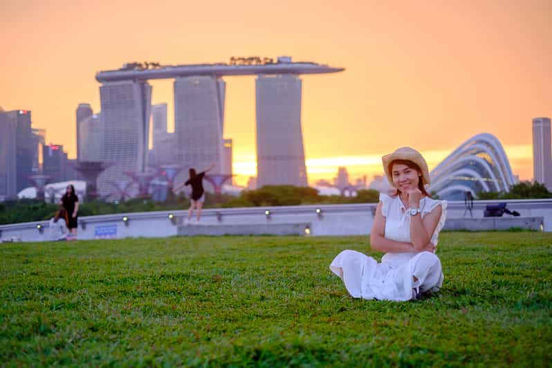 Singapore: Professional photoshoot at Marina Barrage | GetYourGuide