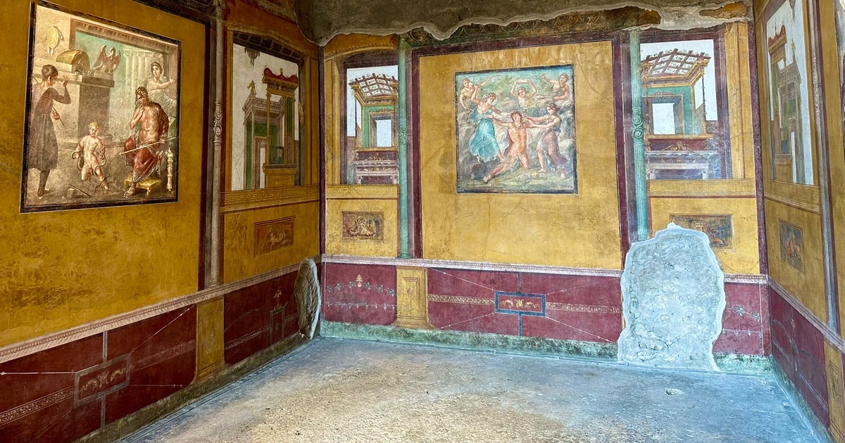 Pompei: tour guidato a piedi con una guida archeologica | GetYourGuide