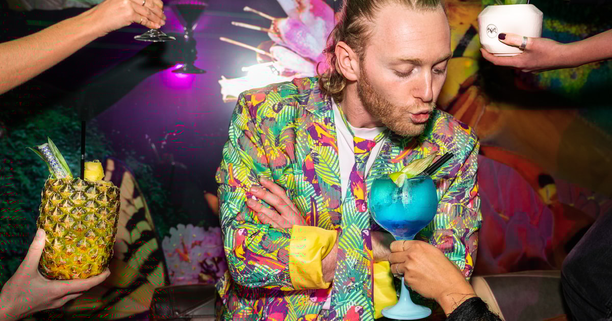 Amsterdam: Party Cocktail Workshop with Nightclub Entrance | GetYourGuide