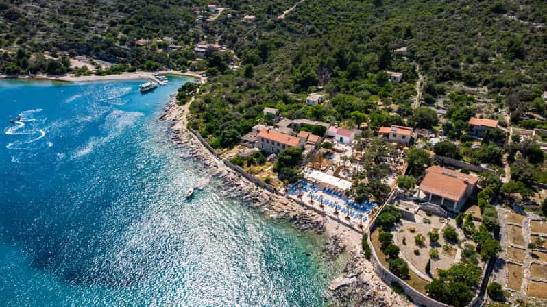 Split: boottocht halve dag Blue Lagoon, scheepswrak & Trogir | GetYourGuide