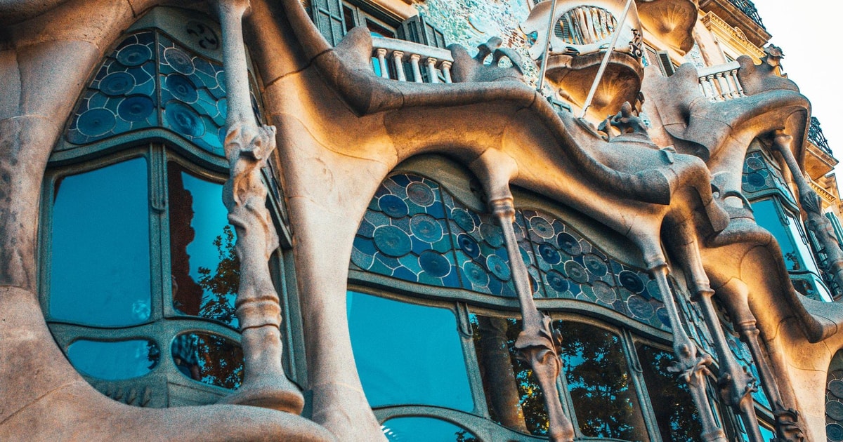 Photo Tour: Barcelona Catalan Modernist Tour | GetYourGuide