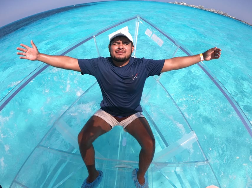 Cancún: Tour en barco transparente con bebidas | GetYourGuide