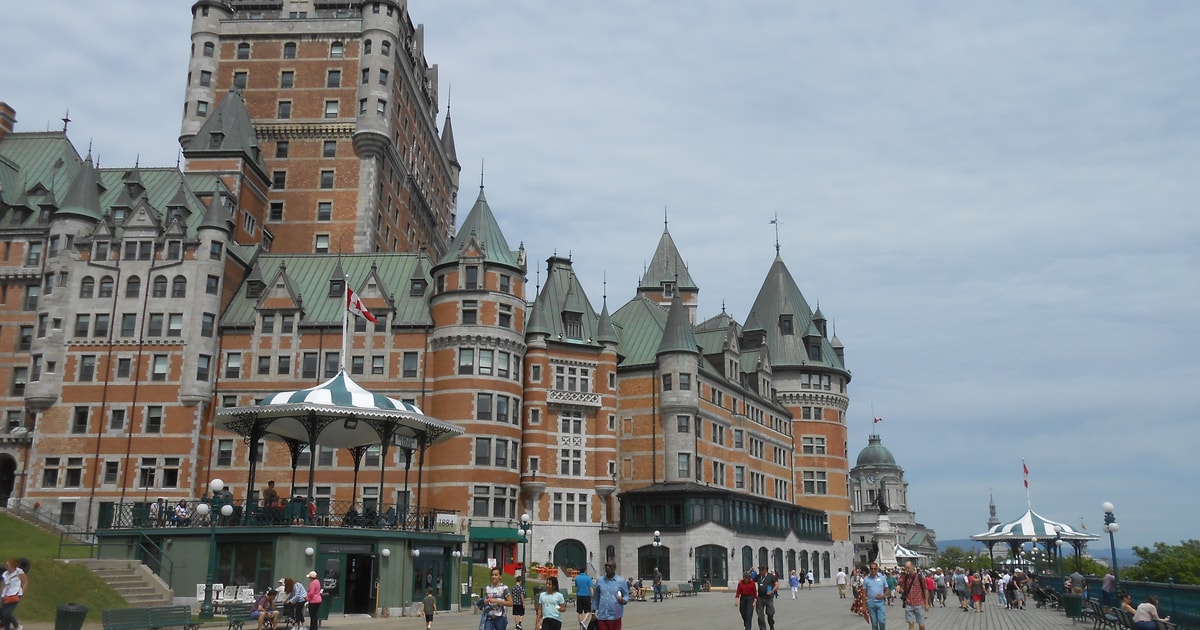 Excursão a pé autoguiada pela cidade de Quebec e caça ao tesouro ...