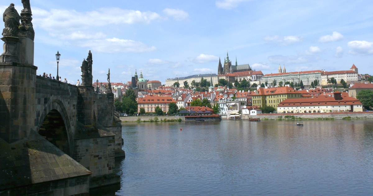 Çek Mutfağı Öğle Yemeği ile Prag Şehir Yürüyüş Turu | GetYourGuide