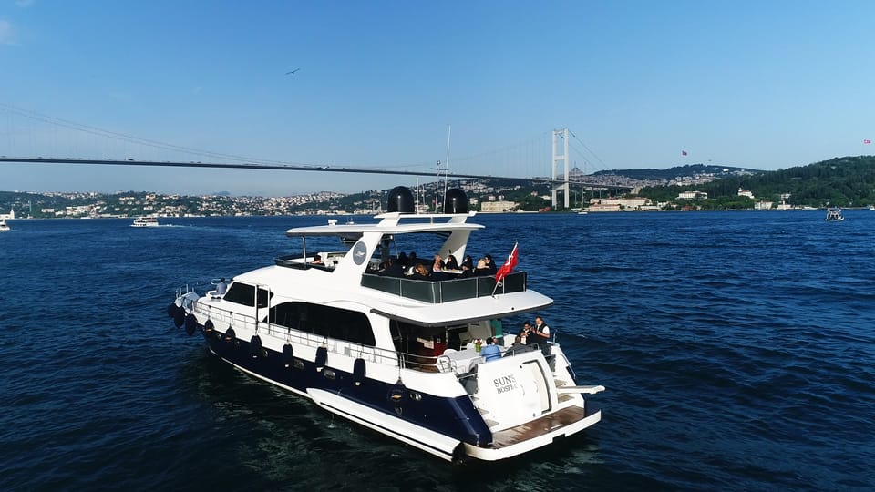 Istanbul: Bosphorus Cruise with Stopover on the Asian Side | GetYourGuide