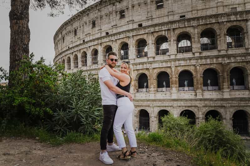 Rome: Express Photoshoot at Colosseum. Get 5 Pro Pictures. | GetYourGuide