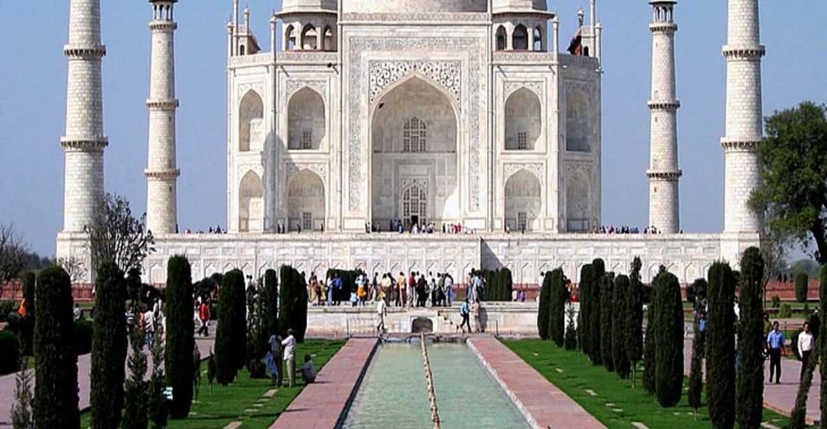 Delhi: dezelfde dag Taj Mahal & Agra Fort Tour met luxe auto | GetYourGuide