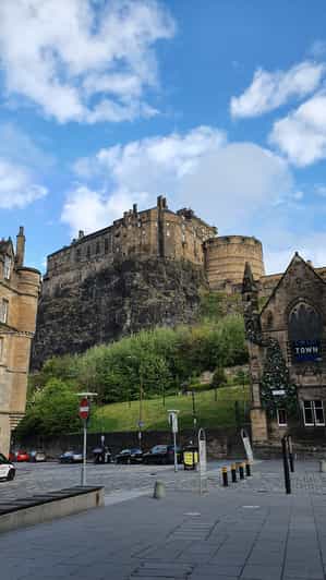 Edinburgh Castle: Highlights Tour with Skip-the-Line Ticket | GetYourGuide