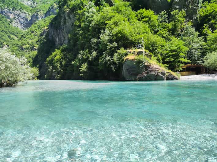 Von Tirana aus: Tagestour zum Fluss Shala mit Bootstour | GetYourGuide