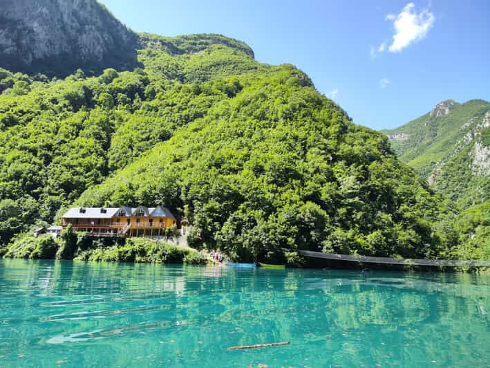 Von Tirana aus: Tagestour zum Fluss Shala mit Bootstour | GetYourGuide
