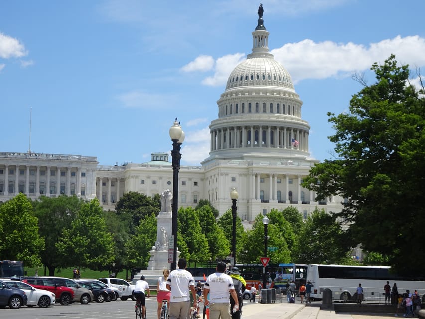Washington Museums self-guided walking tour & scavenger hunt | GetYourGuide