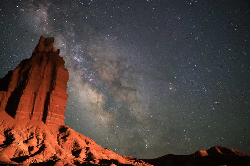 Moab: Milky Way photography workshop for begginers | GetYourGuide