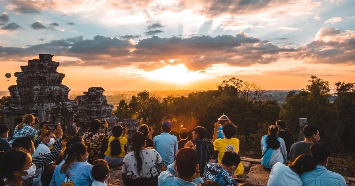 Angkor Wat : Petit circuit en mini-van | GetYourGuide