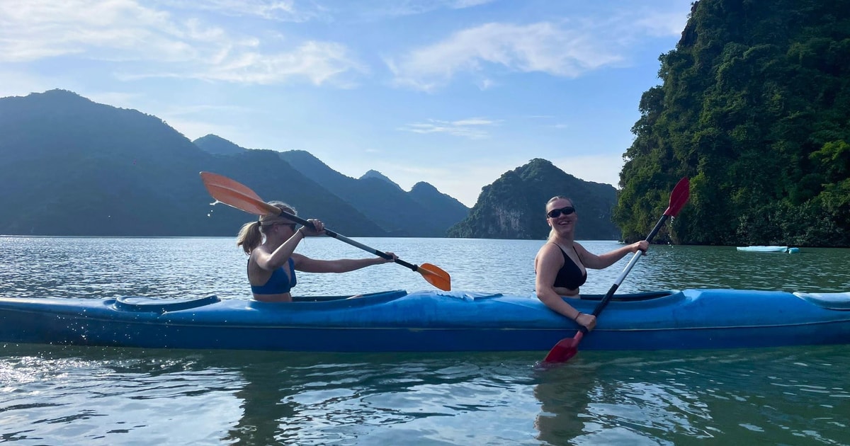 Viaje Privado 2D1N en Barco por la Bahía de Lan Ha - Isla de Cat Ba | GetYourGuide