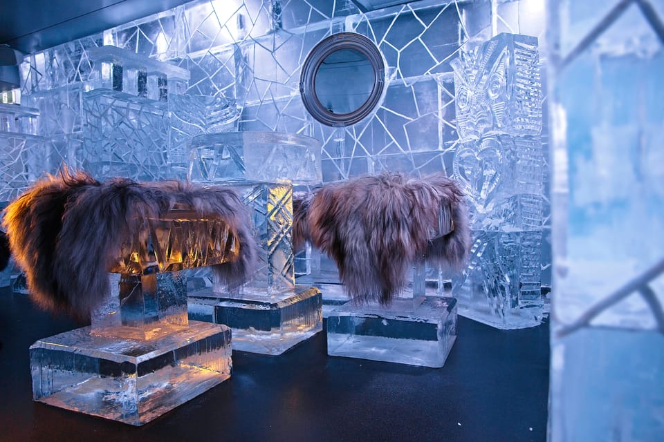 Queenstown: Ice Bar Entry with Warm Winter Gear and Drink | GetYourGuide