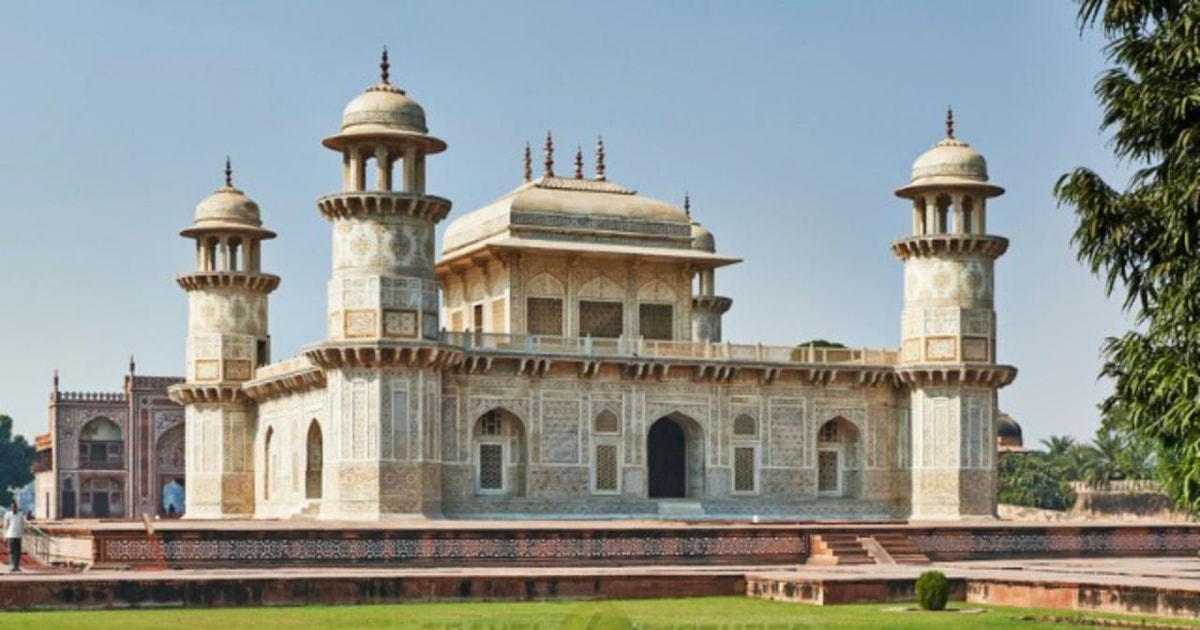 De Délhi: Excursão ao nascer do sol no Tajmahal com o Forte de Agra e o ...