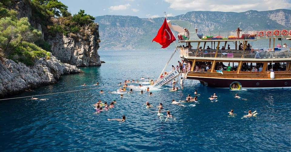 Marmaris: Excursión en barco a la isla de Cleopatra con almuerzo y ...