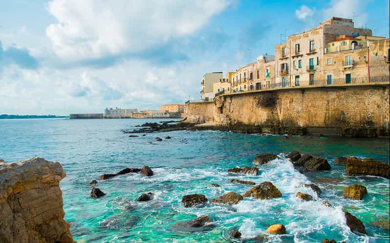 Ortigia: tour a pie de historia y arquitectura | GetYourGuide
