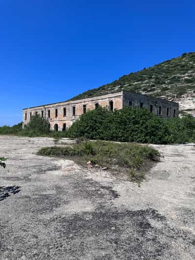 Valona: tour in motoscafo dell'isola di Sazan e della grotta di Haxhi ...