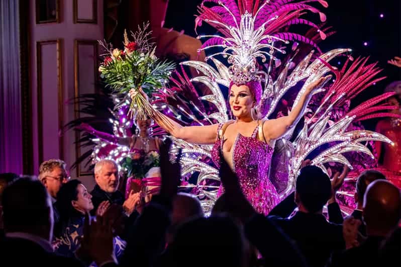 Dresden: Eintrittskarte für die Travestie-Revue-Show | GetYourGuide