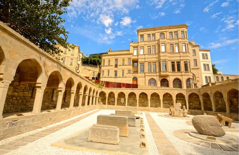 Visite de la ville de Bakou, ancienne et moderne | GetYourGuide