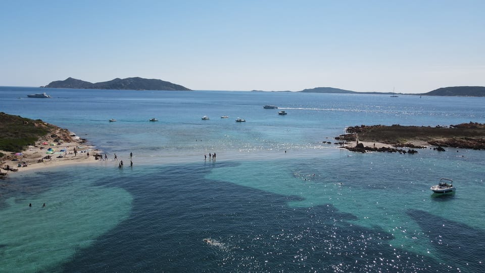 San Teodoro: Excursión en lancha neumática por las islas Tavolara y ...