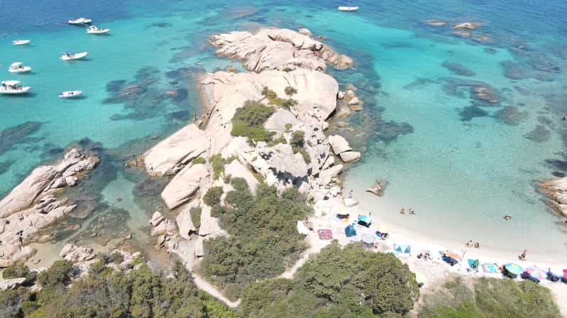 Isole di Tavolara e Molara: escursione in gommone da San Teodoro ...