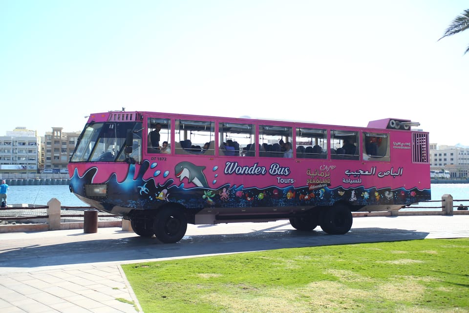 Dubai Stadtführung zu Wasser und zu Lande mit dem Wonder Bus & Frame ...